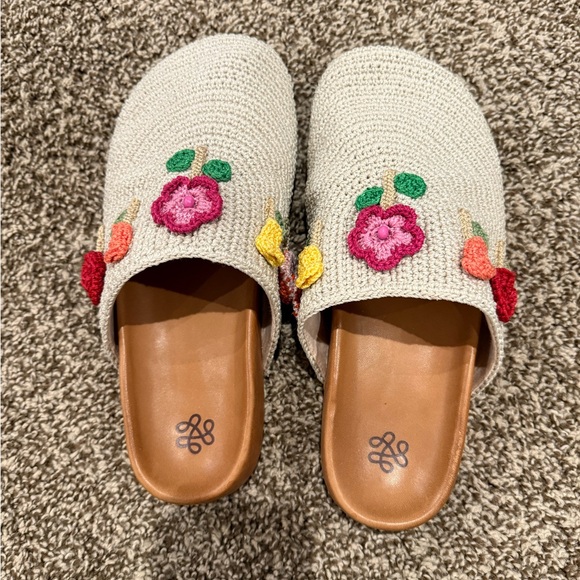 The Sak | Shoes | The Sak Cream Floral Embroidered Mules New | Poshmark